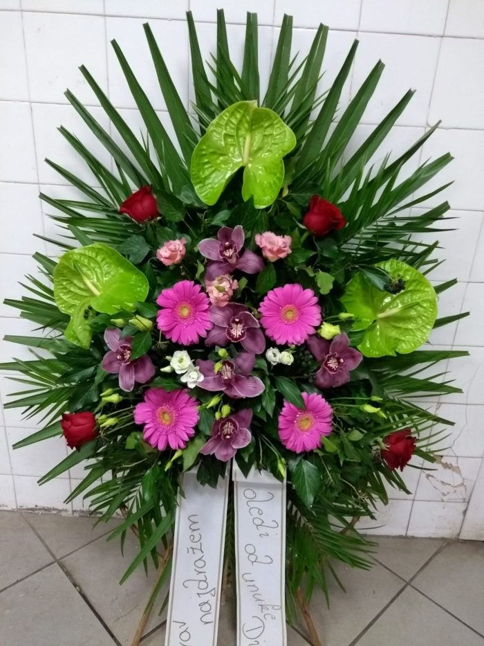 Vijenac, cvijeće i razni aranžmani za dostojanstven ukop